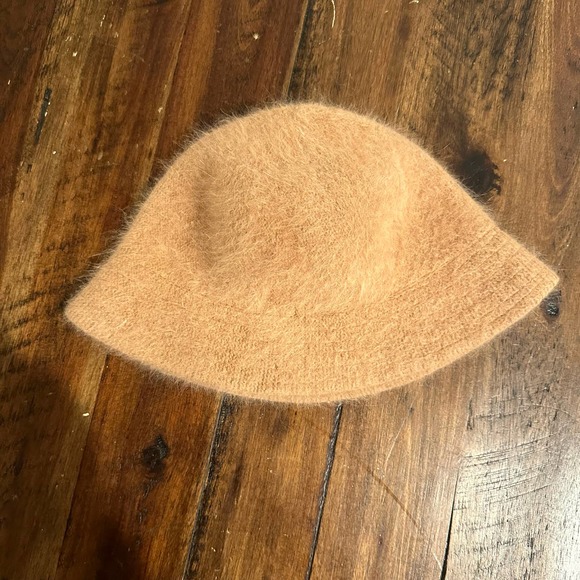 David & Young | Accessories | Vintage Y2k David Young Fuzzy Tan Angora ...